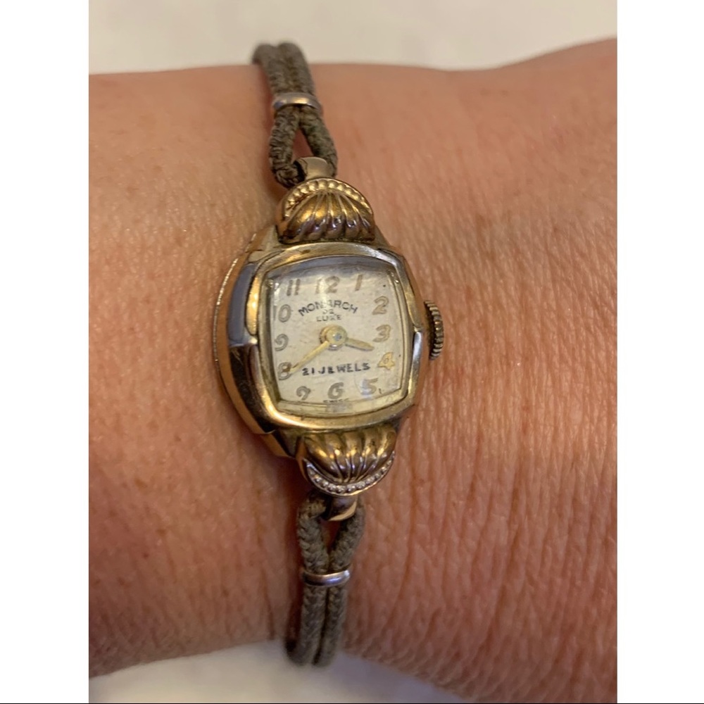 Monarch De Luxe Vintage Watch - Gem